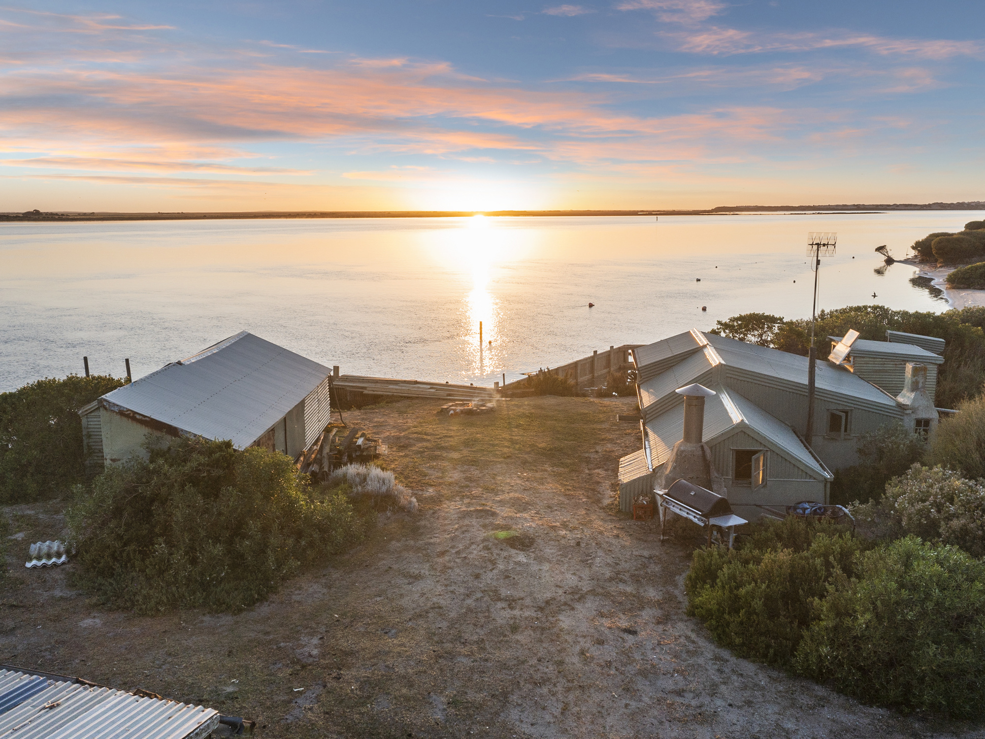 All your questions answered as rare Coorong shacks hit the market ...